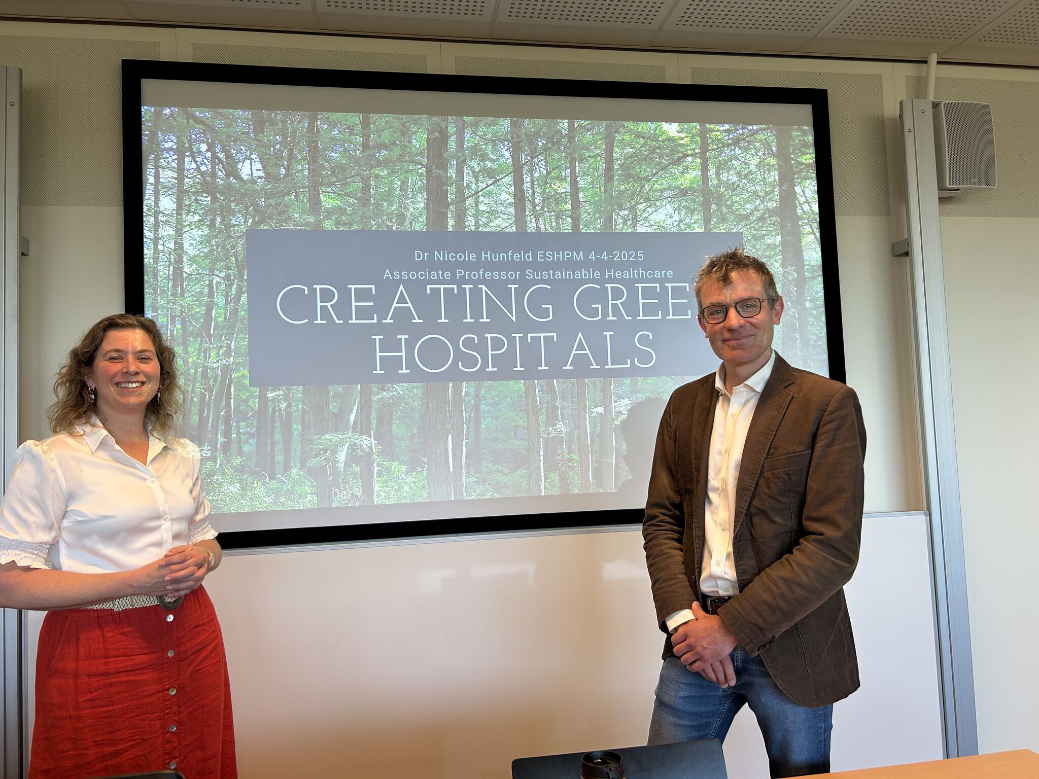 Lecture by Nicole Hunfeld and Erik van Raaij on Sustainable Healthcare ...